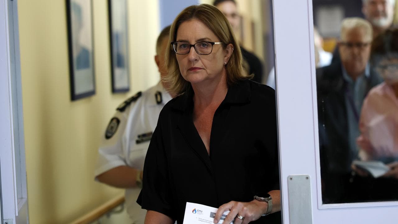 Premier evades angry mob amid backdrop of charred hills