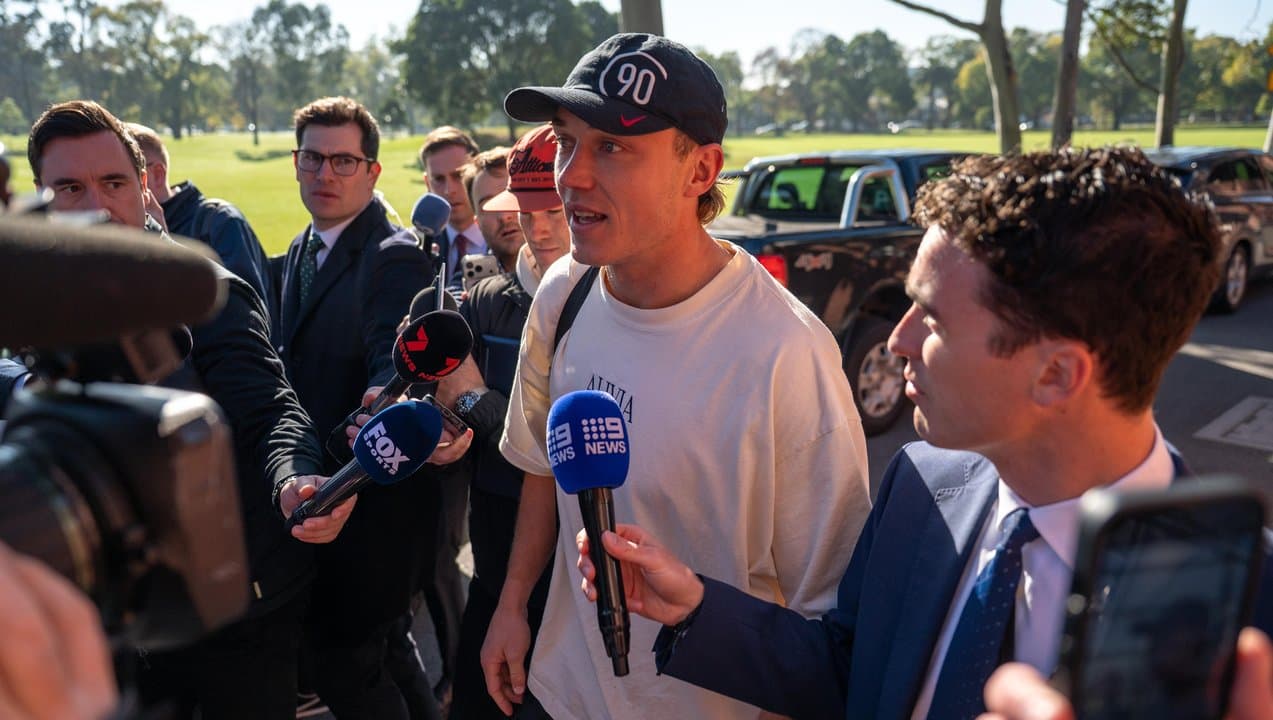 Carlton set to appoint interim coach after Voss quits