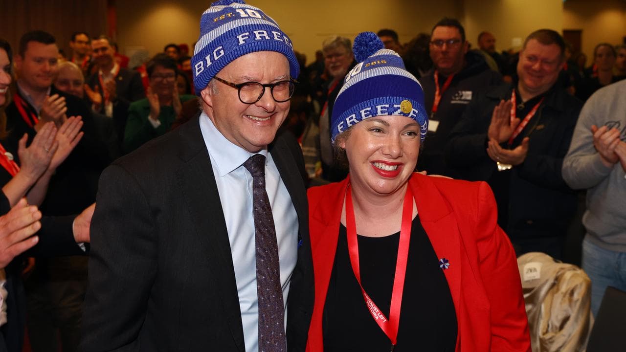 MP battling MND leads parliament in Daniher tribute