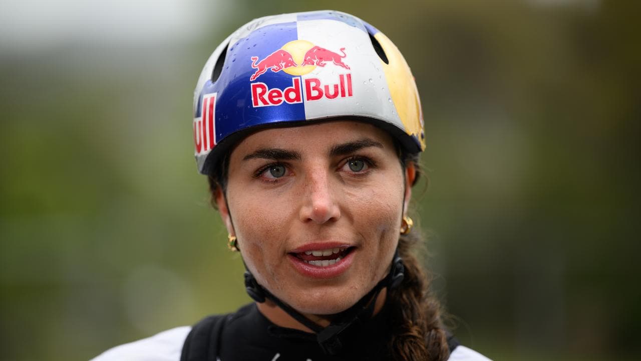 Double delight for canoeing's comeback 'GOAT' Jess Fox