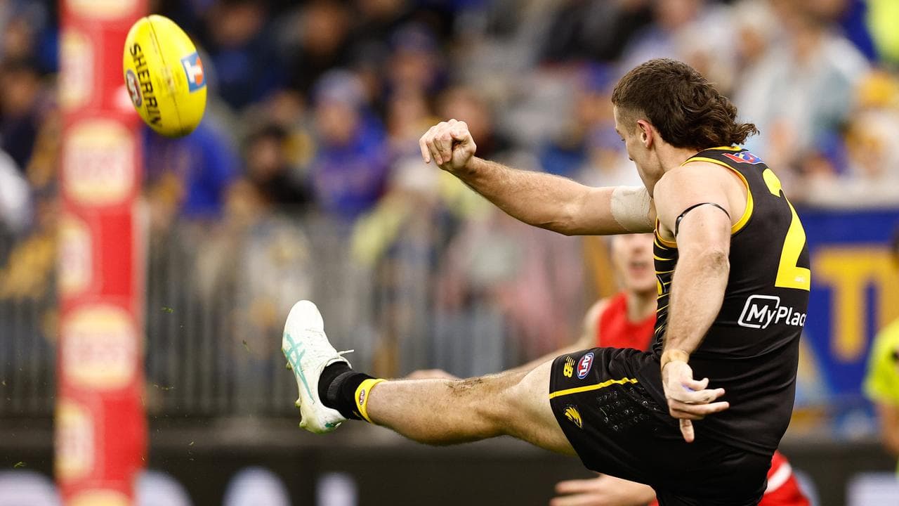 Eagles back frustrated Waterman to regain magic touch