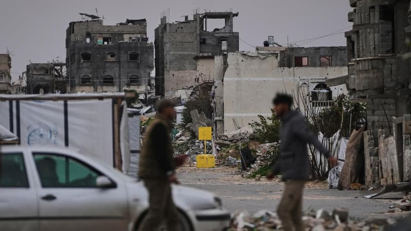 Israeli fire kills two Gazans, truce moves to new phase