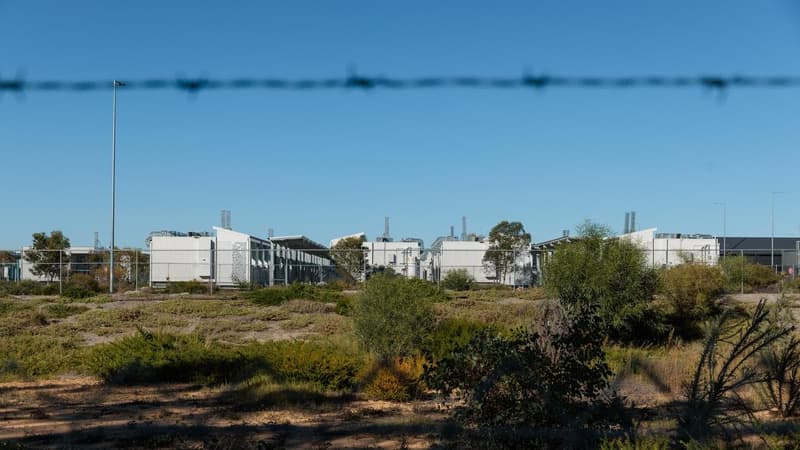 Quarantine extended for passengers after virus outbreak