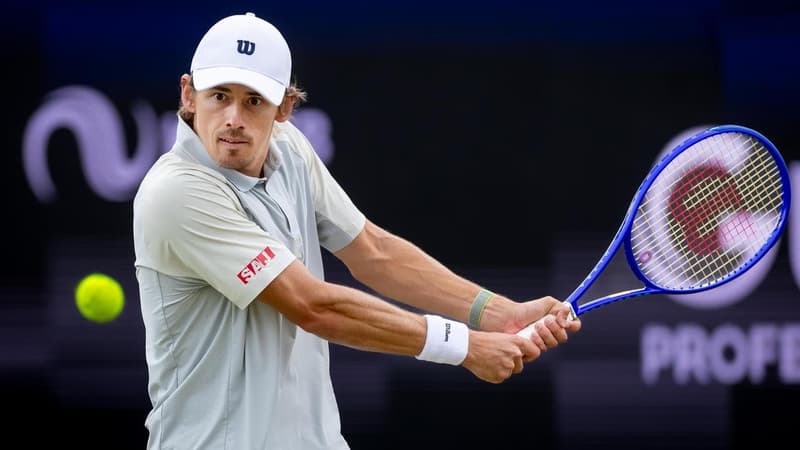 De Minaur turns on the style to power into Dutch final